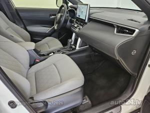 Balts Toyota Corolla Cross 2023 Rakvere, ar dzinēja tilpumu 1.80 L un nobraukumu 34 tūkst. km par 28990 €, foto 6 vietnē AUTOMOTO.COM.LV