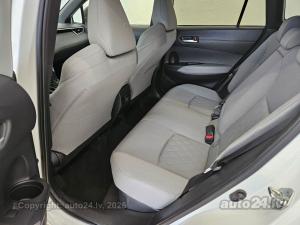 Balts Toyota Corolla Cross 2023 Rakvere, ar dzinēja tilpumu 1.80 L un nobraukumu 34 tūkst. km par 28990 €, foto 12 vietnē AUTOMOTO.COM.LV