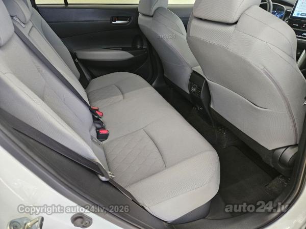 Белый Тойота Corolla Cross 2023 в Раквере, объемом двигателя 1.80 л и пробегом 34 тыс. км за 28990 €, фото 7 на AUTOMOTO.COM.LV