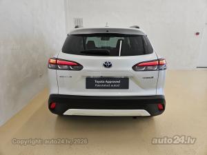 Balts Toyota Corolla Cross 2023 Rakvere, ar dzinēja tilpumu 1.80 L un nobraukumu 34 tūkst. km par 28990 €, foto 15 vietnē AUTOMOTO.COM.LV