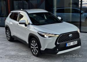 Белый Тойота Corolla Cross 2023 в Таллин, объемом двигателя 1.80 л и пробегом 29 тыс. км за 28500 €, фото 3 на AUTOMOTO.COM.LV