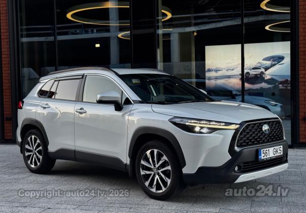 Тойота Corolla Cross 2023 в Таллин на AUTOMOTO.COM.LV Белый Тойота Corolla Cross 2023 в Таллин, объемом двигателя 1.80 л и пробегом 29 тыс. км за 28500 €, фото 4 на AUTOMOTO.COM.LV