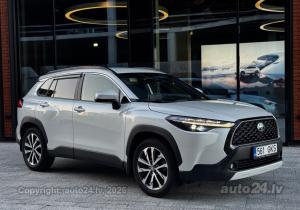 Белый Тойота Corolla Cross 2023 в Таллин, объемом двигателя 1.80 л и пробегом 29 тыс. км за 28500 €, фото 4 на AUTOMOTO.COM.LV