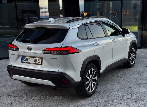 Тойота Corolla Cross 2023 в Таллин на AUTOMOTO.COM.LV Белый Тойота Corolla Cross 2023 в Таллин, объемом двигателя 1.80 л и пробегом 29 тыс. км за 28500 €, фото 6 на AUTOMOTO.COM.LV