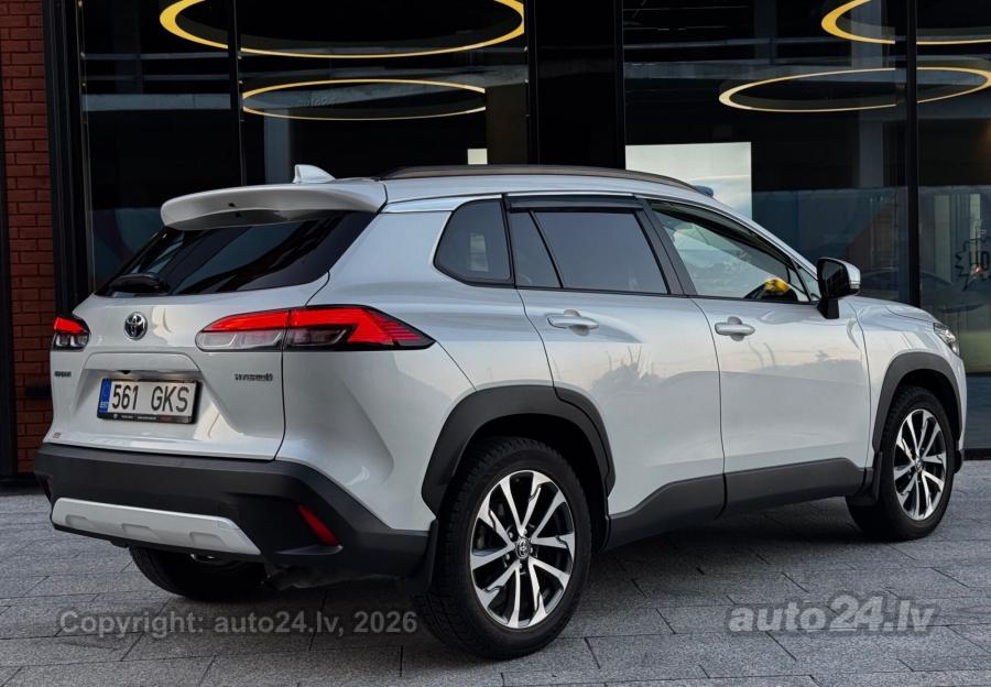 Белый Тойота Corolla Cross 2023 в Таллин, объемом двигателя 1.80 л и пробегом 29 тыс. км за 28500 €, фото 7 на AUTOMOTO.COM.LV