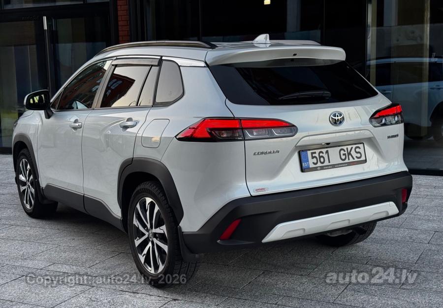 Белый Тойота Corolla Cross 2023 в Таллин, объемом двигателя 1.80 л и пробегом 29 тыс. км за 28500 €, фото 9 на AUTOMOTO.COM.LV