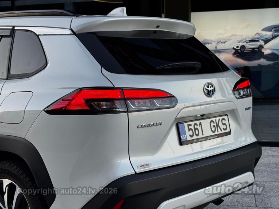Белый Тойота Corolla Cross 2023 в Таллин, объемом двигателя 1.80 л и пробегом 29 тыс. км за 28500 €, фото 10 на AUTOMOTO.COM.LV