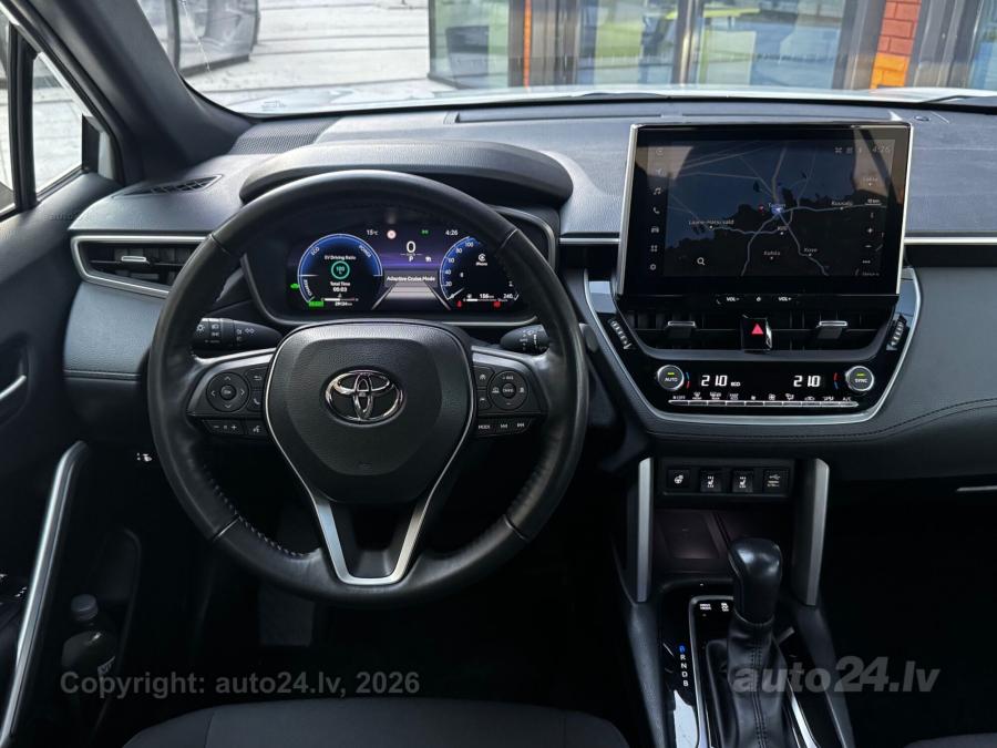 Белый Тойота Corolla Cross 2023 в Таллин, объемом двигателя 1.80 л и пробегом 29 тыс. км за 28500 €, фото 13 на AUTOMOTO.COM.LV