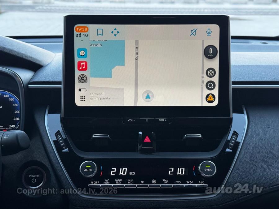 Белый Тойота Corolla Cross 2023 в Таллин, объемом двигателя 1.80 л и пробегом 29 тыс. км за 28500 €, фото 16 на AUTOMOTO.COM.LV