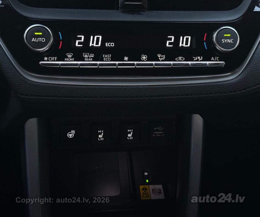 Белый Тойота Corolla Cross 2023 в Таллин, объемом двигателя 1.80 л и пробегом 29 тыс. км за 28500 €, фото 18 на AUTOMOTO.COM.LV