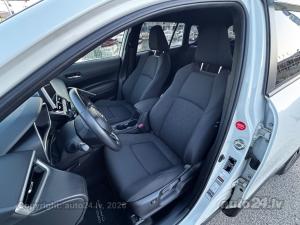 Белый Тойота Corolla Cross 2023 в Таллин, объемом двигателя 1.80 л и пробегом 29 тыс. км за 28500 €, фото 22 на AUTOMOTO.COM.LV
