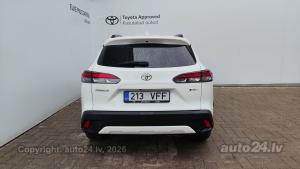 White Toyota Corolla Cross 2024 in Tallinn, with an engine capacity of 1.80 L and mileage of 93 thousand km for 30995 €, photo 5 on AUTOMOTO.COM.LV