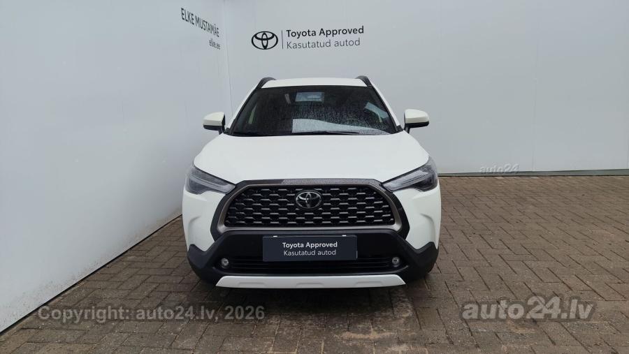 White Toyota Corolla Cross 2024 in Tallinn, with an engine capacity of 1.80 L and mileage of 93 thousand km for 30995 €, photo 6 on AUTOMOTO.COM.LV