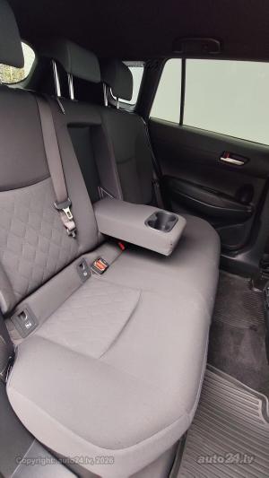 White Toyota Corolla Cross 2024 in Tallinn, with an engine capacity of 1.80 L and mileage of 93 thousand km for 30995 €, photo 8 on AUTOMOTO.COM.LV