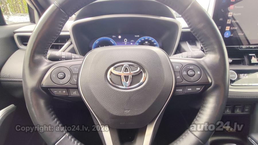 White Toyota Corolla Cross 2024 in Tallinn, with an engine capacity of 1.80 L and mileage of 93 thousand km for 30995 €, photo 13 on AUTOMOTO.COM.LV