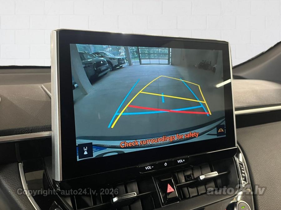 Белый Тойота Corolla Cross 2024 в Таллин, объемом двигателя 1.80 л и пробегом 85 тыс. км за 26990 €, фото 15 на AUTOMOTO.COM.LV