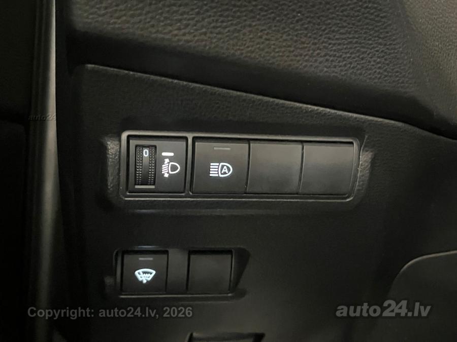 Белый Тойота Corolla Cross 2024 в Таллин, объемом двигателя 1.80 л и пробегом 85 тыс. км за 26990 €, фото 18 на AUTOMOTO.COM.LV