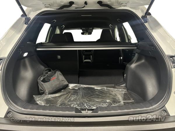 Balts Toyota Corolla Cross 2024 Tallina, ar dzinēja tilpumu 1.80 L un nobraukumu 121 tūkst. km par 25990 €, foto 10 vietnē AUTOMOTO.COM.LV
