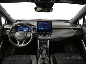 Белый Тойота Corolla Cross 2024 в Таллин, объемом двигателя 1.80 л и пробегом 159 тыс. км за 25490 €, фото 9 на AUTOMOTO.COM.LV