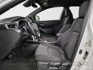 Белый Тойота Corolla Cross 2024 в Таллин, объемом двигателя 1.80 л и пробегом 159 тыс. км за 25490 €, фото 12 на AUTOMOTO.COM.LV