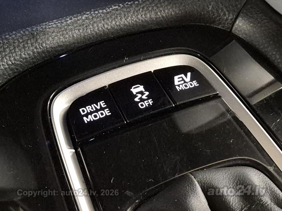 Белый Тойота Corolla Cross 2024 в Таллин, объемом двигателя 1.80 л и пробегом 159 тыс. км за 25490 €, фото 18 на AUTOMOTO.COM.LV