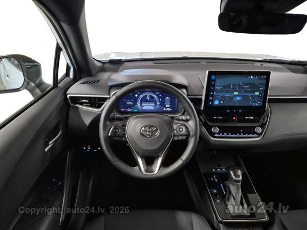 Белый Тойота Corolla Cross 2025 в Таллин, объемом двигателя 1.80 л и пробегом 13 тыс. км за 36990 €, фото 9 на AUTOMOTO.COM.LV