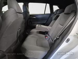 White Toyota Corolla Cross 2025 in Tallinn, with an engine capacity of 1.80 L and mileage of 13 thousand km for 36990 €, photo 20 on AUTOMOTO.COM.LV