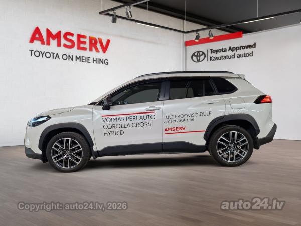 Белый Тойота Corolla Cross 2025 в Таллин, объемом двигателя 2.00 л и пробегом 17 тыс. км за 40990 €, фото 3 на AUTOMOTO.COM.LV