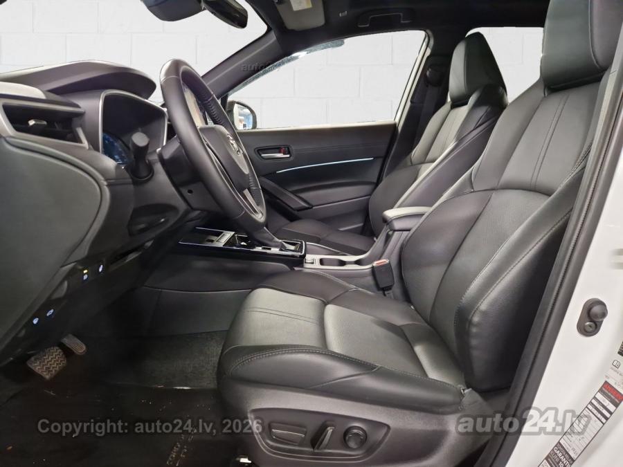 Balts Toyota Corolla Cross 2025 Tallina, ar dzinēja tilpumu 2.00 L un nobraukumu 17 tūkst. km par 40990 €, foto 12 vietnē AUTOMOTO.COM.LV