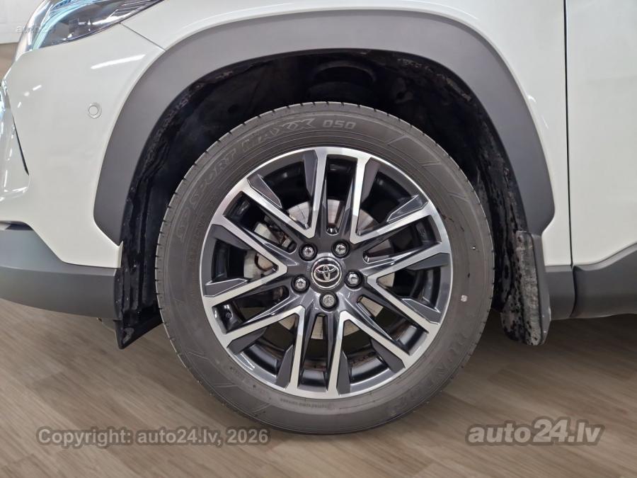 Balts Toyota Corolla Cross 2025 Tallina, ar dzinēja tilpumu 2.00 L un nobraukumu 17 tūkst. km par 40990 €, foto 16 vietnē AUTOMOTO.COM.LV