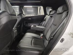 Balts Toyota Corolla Cross 2025 Tallina, ar dzinēja tilpumu 2.00 L un nobraukumu 17 tūkst. km par 40990 €, foto 20 vietnē AUTOMOTO.COM.LV