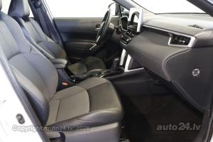 Balts Toyota Corolla Cross 2025 Tallina, ar dzinēja tilpumu 1.99 L un nobraukumu 42 tūkst. km par 35300 €, foto 7 vietnē AUTOMOTO.COM.LV
