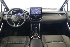 Balts Toyota Corolla Cross 2025 Tallina, ar dzinēja tilpumu 1.99 L un nobraukumu 42 tūkst. km par 35300 €, foto 9 vietnē AUTOMOTO.COM.LV