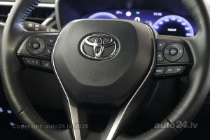 Balts Toyota Corolla Cross 2025 Tallina, ar dzinēja tilpumu 1.99 L un nobraukumu 42 tūkst. km par 35300 €, foto 13 vietnē AUTOMOTO.COM.LV