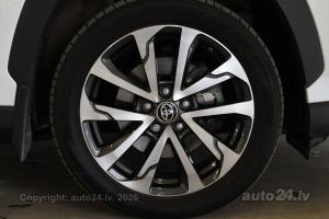 Balts Toyota Corolla Cross 2025 Tallina, ar dzinēja tilpumu 1.99 L un nobraukumu 42 tūkst. km par 35300 €, foto 16 vietnē AUTOMOTO.COM.LV