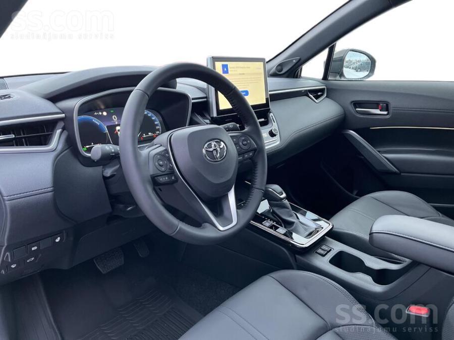 Dzeltens Toyota Corolla Cross 2025 Rīga, ar dzinēja tilpumu 2.00 L un nobraukumu 1000 tūkst. km par 46990 €, foto 11 vietnē AUTOMOTO.COM.LV