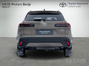 Dzeltens Toyota Corolla Cross 2025 Rīga, ar dzinēja tilpumu 2.00 L un nobraukumu 1000 tūkst. km par 46990 €, foto 5 vietnē AUTOMOTO.COM.LV