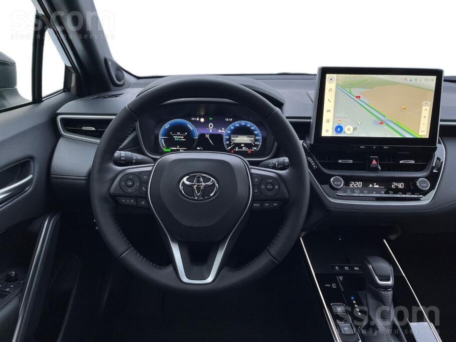 Dzeltens Toyota Corolla Cross 2025 Rīga, ar dzinēja tilpumu 2.00 L un nobraukumu 1000 tūkst. km par 46990 €, foto 10 vietnē AUTOMOTO.COM.LV