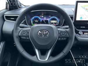 Dzeltens Toyota Corolla Cross 2025 Rīga, ar dzinēja tilpumu 2.00 L un nobraukumu 1000 tūkst. km par 46990 €, foto 13 vietnē AUTOMOTO.COM.LV