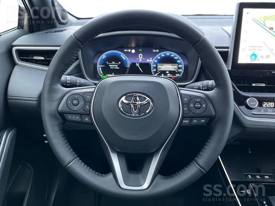Dzeltens Toyota Corolla Cross 2025 Rīga, ar dzinēja tilpumu 2.00 L un nobraukumu 1000 tūkst. km par 46990 €, foto 13 vietnē AUTOMOTO.COM.LV