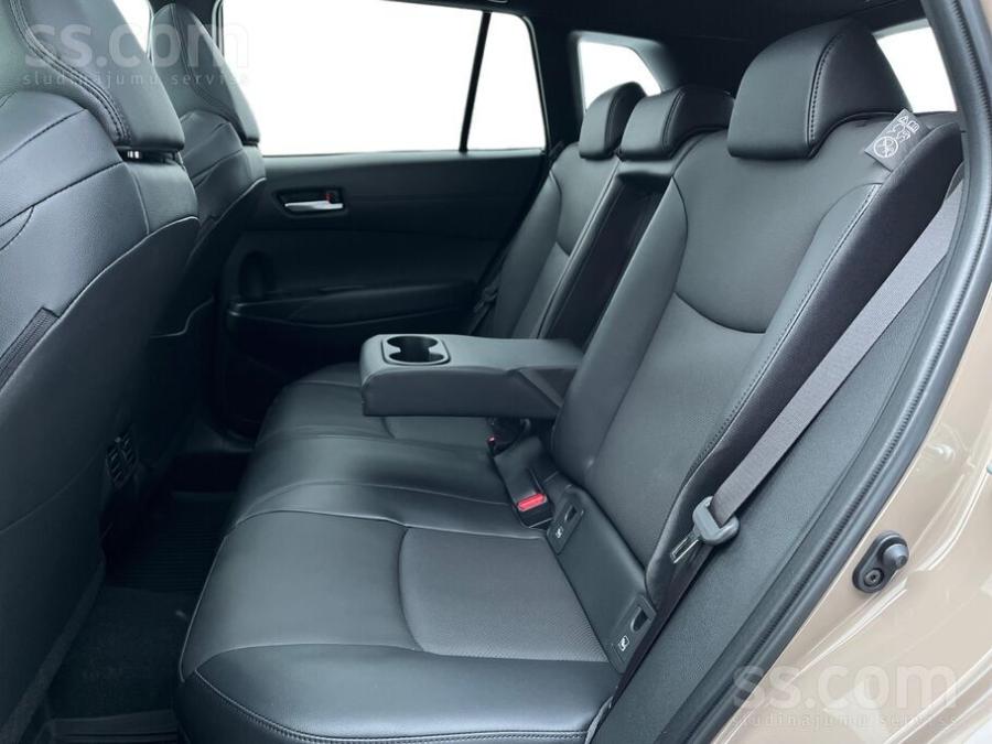Dzeltens Toyota Corolla Cross 2025 Rīga, ar dzinēja tilpumu 2.00 L un nobraukumu 1000 tūkst. km par 46990 €, foto 17 vietnē AUTOMOTO.COM.LV