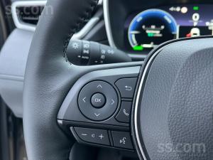 Dzeltens Toyota Corolla Cross 2025 Rīga, ar dzinēja tilpumu 2.00 L un nobraukumu 1000 tūkst. km par 46990 €, foto 24 vietnē AUTOMOTO.COM.LV