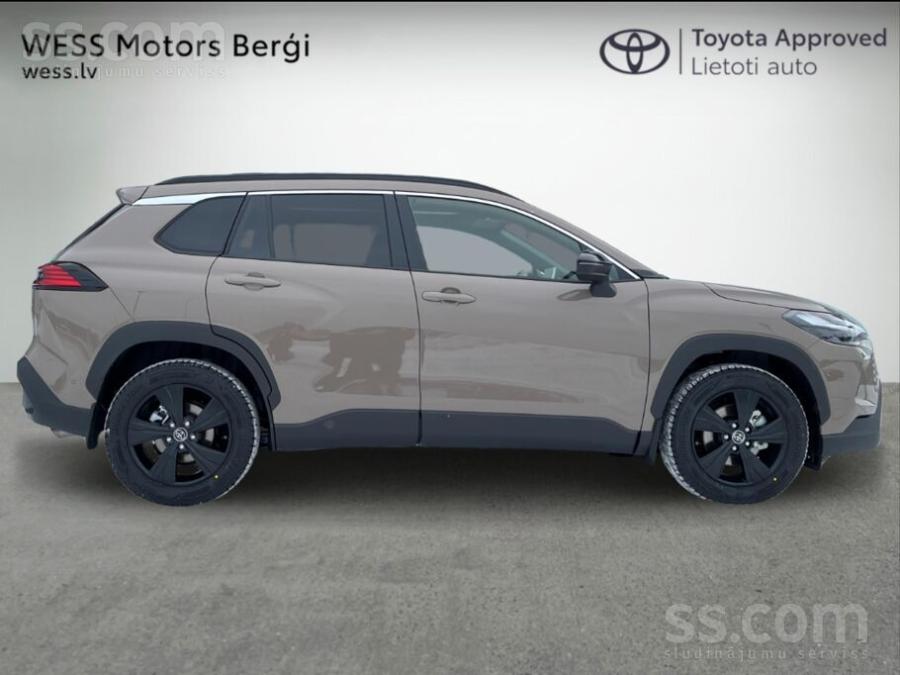 Dzeltens Toyota Corolla Cross 2025 Rīga, ar dzinēja tilpumu 2.00 L un nobraukumu 1000 tūkst. km par 46990 €, foto 27 vietnē AUTOMOTO.COM.LV