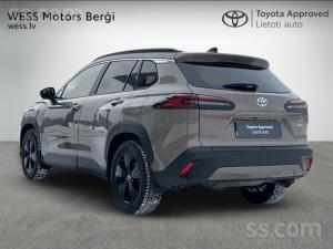 Dzeltens Toyota Corolla Cross 2025 Rīga, ar dzinēja tilpumu 2.00 L un nobraukumu 1000 tūkst. km par 46990 €, foto 28 vietnē AUTOMOTO.COM.LV