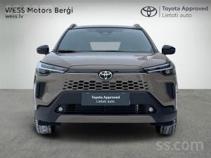 Dzeltens Toyota Corolla Cross 2025 Rīga, ar dzinēja tilpumu 2.00 L un nobraukumu 1000 tūkst. km par 46990 €, foto 6 vietnē AUTOMOTO.COM.LV
