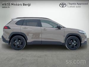 Dzeltens Toyota Corolla Cross 2025 Rīga, ar dzinēja tilpumu 2.00 L un nobraukumu 1000 tūkst. km par 46990 €, foto 27 vietnē AUTOMOTO.COM.LV