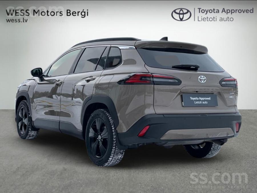 Dzeltens Toyota Corolla Cross 2025 Rīga, ar dzinēja tilpumu 2.00 L un nobraukumu 1000 tūkst. km par 46990 €, foto 28 vietnē AUTOMOTO.COM.LV