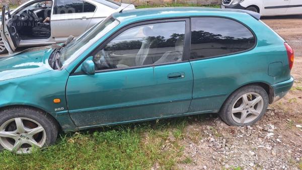 Zaļš Toyota Corolla 1998 Valmiera, ar dzinēja tilpumu 2.00 L un nobraukumu 380 tūkst. km par 400 €, foto 2 vietnē AUTOMOTO.COM.LV
