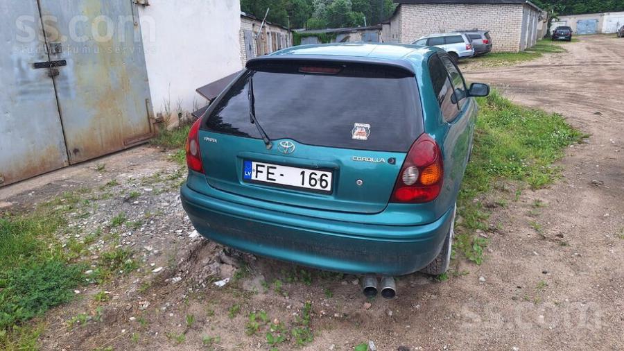 Zaļš Toyota Corolla 1998 Valmiera, ar dzinēja tilpumu 2.00 L un nobraukumu 380 tūkst. km par 400 €, foto 5 vietnē AUTOMOTO.COM.LV