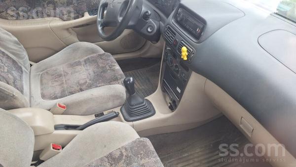 Zaļš Toyota Corolla 1998 Valmiera, ar dzinēja tilpumu 2.00 L un nobraukumu 380 tūkst. km par 400 €, foto 5 vietnē AUTOMOTO.COM.LV